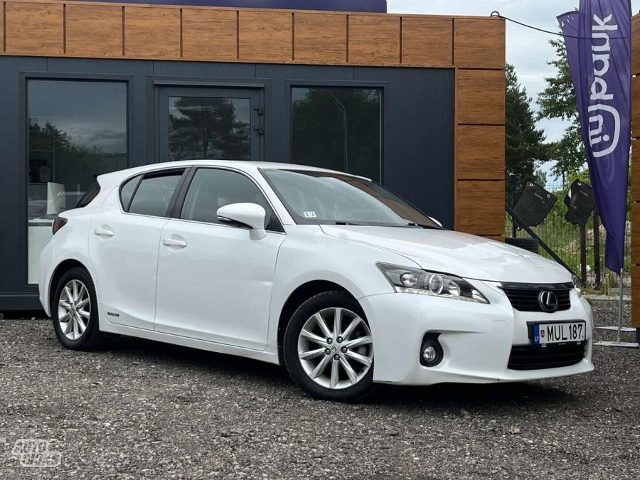 Balts Lexus CT 200h 2011 Kauņa, ar dzinēja tilpumu 1.80 L un nobraukumu 290 tūkst. km par 6299 €, foto 5 vietnē AUTOMOTO.COM.LV