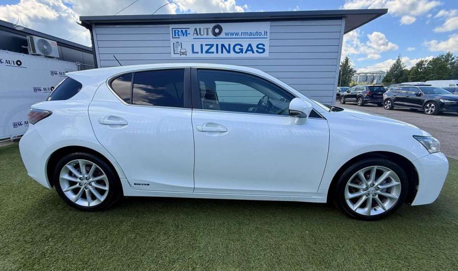 Balts Lexus CT 200h 2011 Panevēža, ar dzinēja tilpumu 1.80 L un nobraukumu 93 tūkst. km par 8500 €, foto 6 vietnē AUTOMOTO.COM.LV