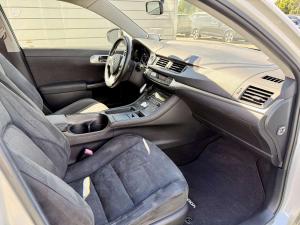 Balts Lexus CT 200h 2011 Panevēža, ar dzinēja tilpumu 1.80 L un nobraukumu 93 tūkst. km par 8500 €, foto 13 vietnē AUTOMOTO.COM.LV