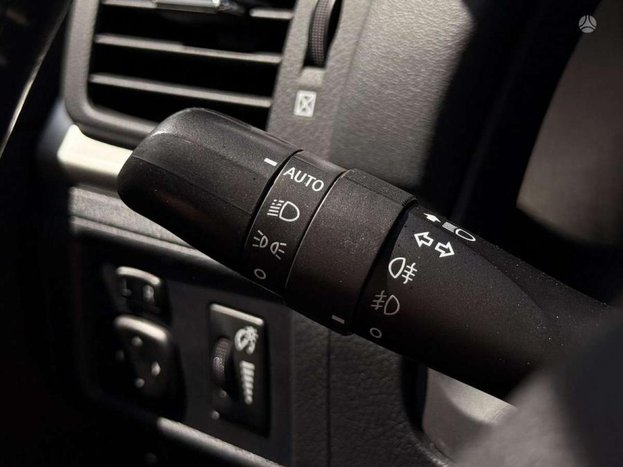 Balts Lexus CT 200h 2011 Panevēža, ar dzinēja tilpumu 1.80 L un nobraukumu 93 tūkst. km par 8500 €, foto 16 vietnē AUTOMOTO.COM.LV