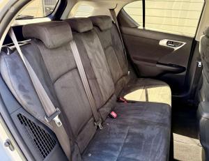 Balts Lexus CT 200h 2011 Panevēža, ar dzinēja tilpumu 1.80 L un nobraukumu 93 tūkst. km par 8500 €, foto 19 vietnē AUTOMOTO.COM.LV