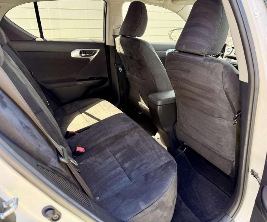 Balts Lexus CT 200h 2011 Panevēža, ar dzinēja tilpumu 1.80 L un nobraukumu 93 tūkst. km par 8500 €, foto 20 vietnē AUTOMOTO.COM.LV