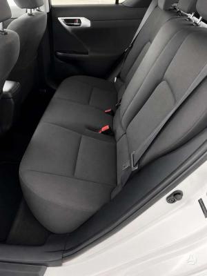 White Lexus CT 200h 2011 in Vilnius, with an engine capacity of 1.80 L and mileage of 218 thousand km for 7450 €, photo 10 on AUTOMOTO.COM.LV