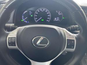 White Lexus CT 200h 2011 in Vilnius, with an engine capacity of 1.80 L and mileage of 218 thousand km for 7450 €, photo 14 on AUTOMOTO.COM.LV