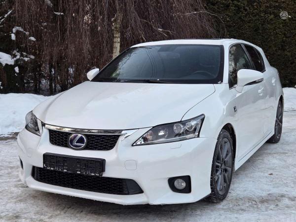 White Lexus CT 200h 2012 in Kaunas, with an engine capacity of 1.80 L and mileage of 144 thousand km for 8750 €, photo 4 on AUTOMOTO.COM.LV