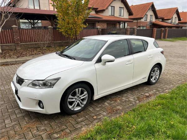 Balts Lexus CT 200h 2012 Klaipėda, ar dzinēja tilpumu 1.80 L un nobraukumu 181 tūkst. km par 7650 €, foto 1 vietnē AUTOMOTO.COM.LV