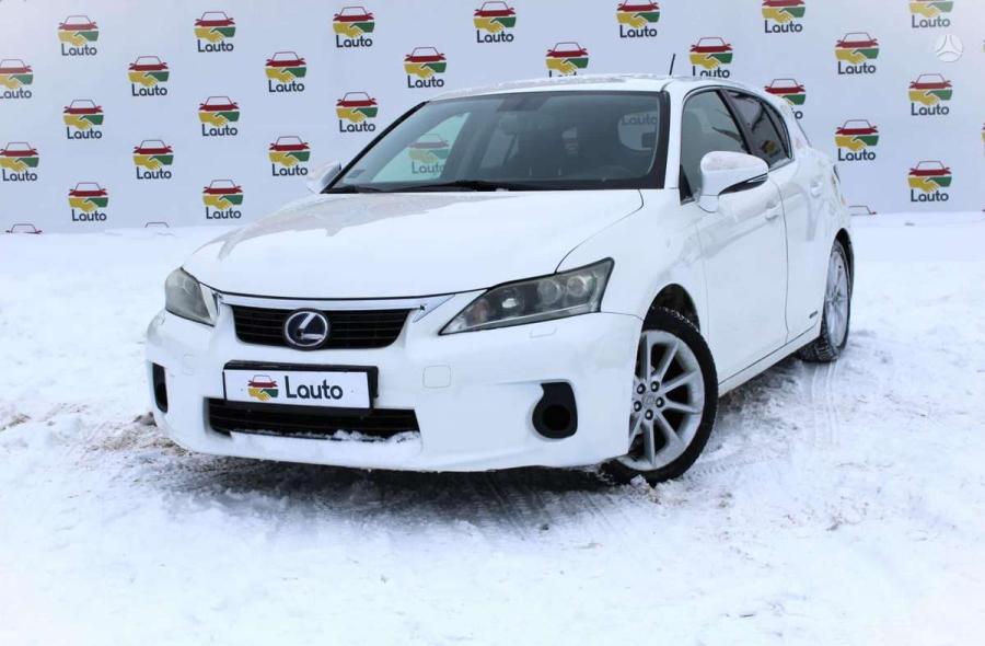 Balts Lexus CT 200h 2012 Viļņa, ar dzinēja tilpumu 1.80 L un nobraukumu 214 tūkst. km par 9290 €, foto 1 vietnē AUTOMOTO.COM.LV