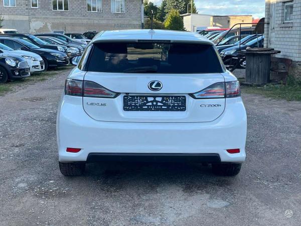 Лексус CT 200h 2012 в Утена на AUTOMOTO.COM.LV Белый Лексус CT 200h 2012 в Утена, объемом двигателя 1.80 л и пробегом 280 тыс. км за 8100 €, фото 10 на AUTOMOTO.COM.LV