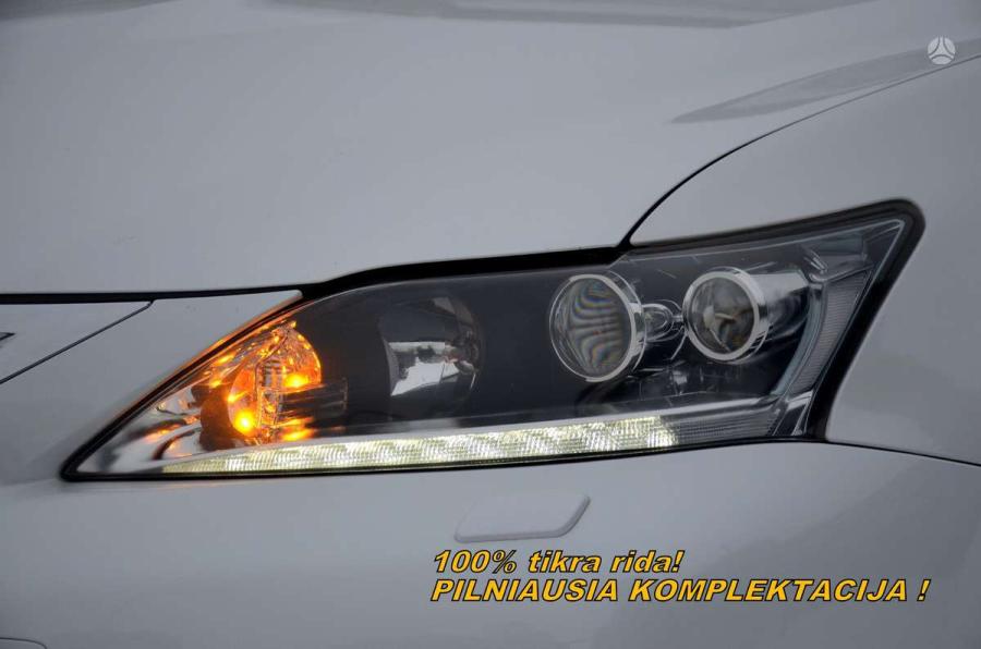 White Lexus CT 200h 2013 in Kaunas, with an engine capacity of 1.80 L and mileage of 270 thousand km for 8999 €, photo 1 on AUTOMOTO.COM.LV