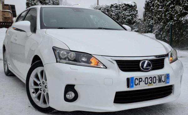 Balts Lexus CT 200h 2013 Kauņa, ar dzinēja tilpumu 1.80 L un nobraukumu 270 tūkst. km par 8999 €, foto 5 vietnē AUTOMOTO.COM.LV
