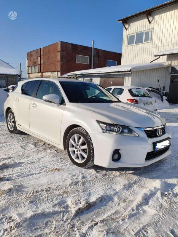 Balts Lexus CT 200h 2013 Utena, ar dzinēja tilpumu 1.80 L un nobraukumu 280 tūkst. km par 6900 €, foto 1 vietnē AUTOMOTO.COM.LV