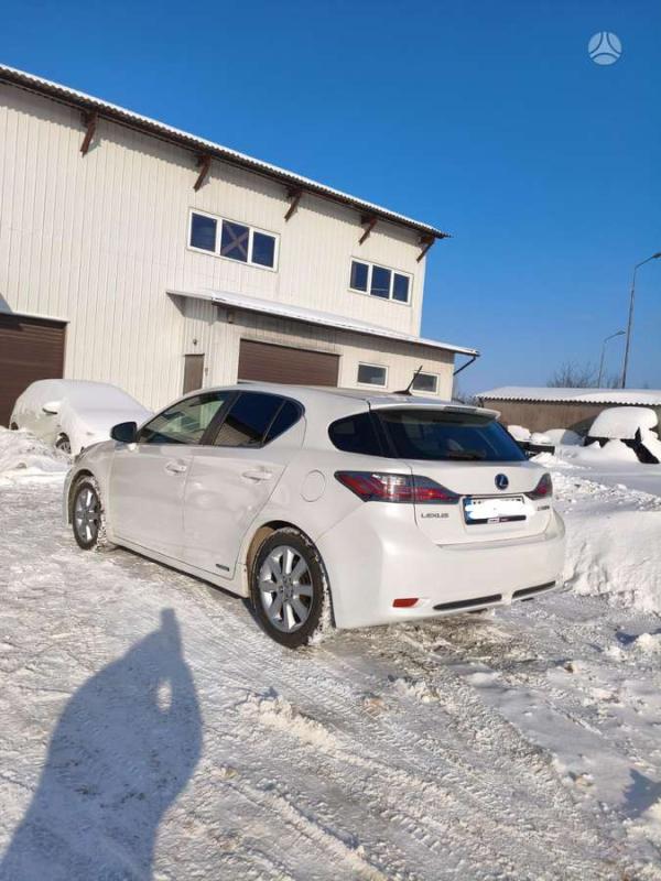 Balts Lexus CT 200h 2013 Utena, ar dzinēja tilpumu 1.80 L un nobraukumu 280 tūkst. km par 6900 €, foto 7 vietnē AUTOMOTO.COM.LV