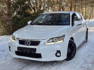 Balts Lexus CT 200h 2013 Kauņa, ar dzinēja tilpumu 1.80 L un nobraukumu 256 tūkst. km par 8250 €, foto  vietnē AUTOMOTO.COM.LV