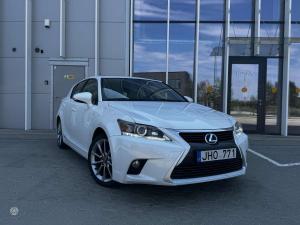 White Lexus CT 200h 2013 in Vilnius, with an engine capacity of 1.80 L and mileage of 190 thousand km for 7500 €, photo 1 on AUTOMOTO.COM.LV