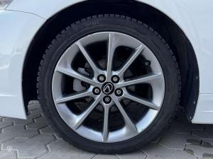 White Lexus CT 200h 2013 in Vilnius, with an engine capacity of 1.80 L and mileage of 190 thousand km for 7500 €, photo 20 on AUTOMOTO.COM.LV