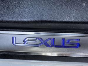 White Lexus CT 200h 2013 in Vilnius, with an engine capacity of 1.80 L and mileage of 190 thousand km for 7500 €, photo 33 on AUTOMOTO.COM.LV
