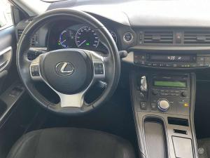 Balts Lexus CT 200h 2013 Viļņa, ar dzinēja tilpumu 1.80 L un nobraukumu 228 tūkst. km par 7950 €, foto 8 vietnē AUTOMOTO.COM.LV