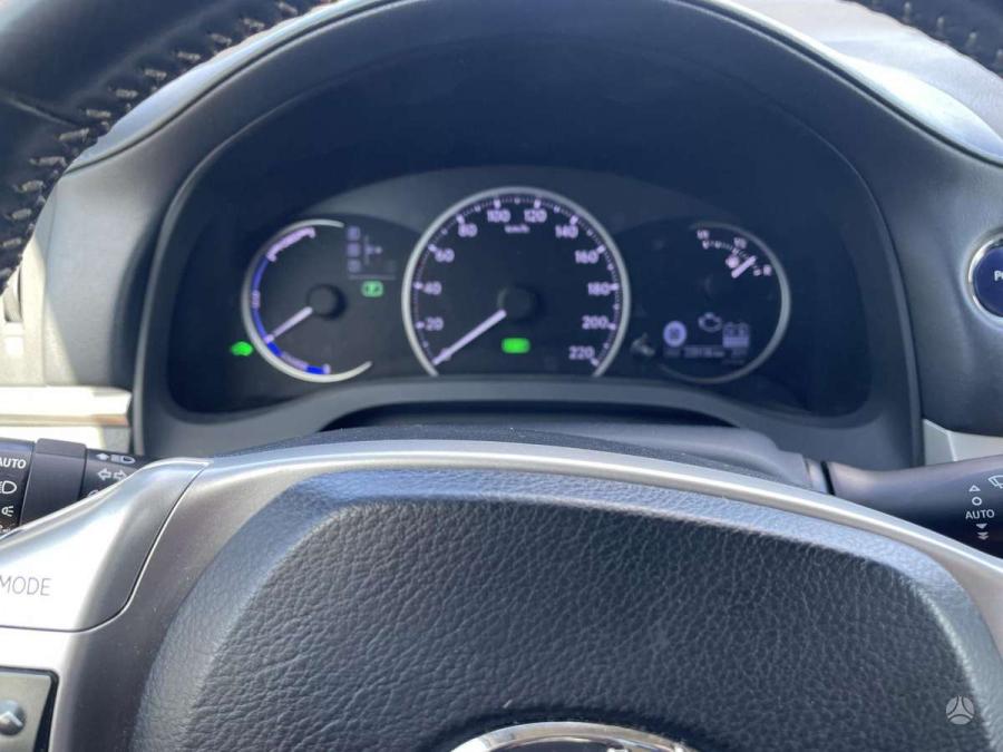 Balts Lexus CT 200h 2013 Viļņa, ar dzinēja tilpumu 1.80 L un nobraukumu 228 tūkst. km par 7950 €, foto 9 vietnē AUTOMOTO.COM.LV
