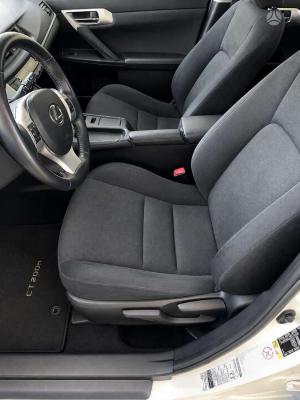 Balts Lexus CT 200h 2013 Viļņa, ar dzinēja tilpumu 1.80 L un nobraukumu 228 tūkst. km par 7950 €, foto 10 vietnē AUTOMOTO.COM.LV