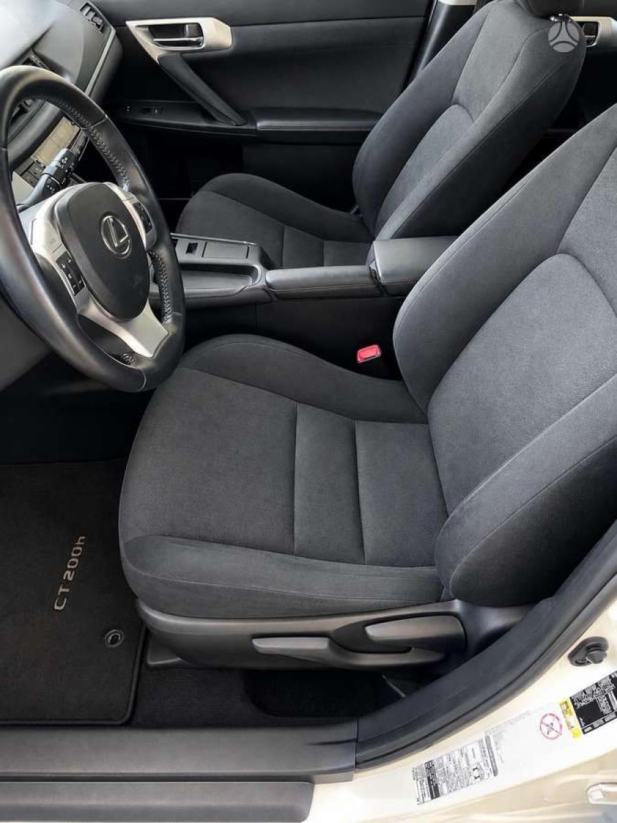 Balts Lexus CT 200h 2013 Viļņa, ar dzinēja tilpumu 1.80 L un nobraukumu 228 tūkst. km par 7950 €, foto 10 vietnē AUTOMOTO.COM.LV
