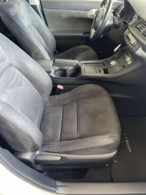 Balts Lexus CT 200h 2013 Viļņa, ar dzinēja tilpumu 1.80 L un nobraukumu 228 tūkst. km par 7950 €, foto 12 vietnē AUTOMOTO.COM.LV