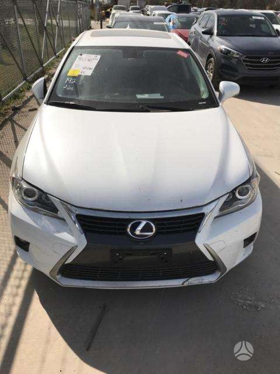 White Lexus CT 200h 2014 in Kaunas, with an engine capacity of 1.80 L and mileage of 160 thousand km for 10600 €, photo 13 on AUTOMOTO.COM.LV