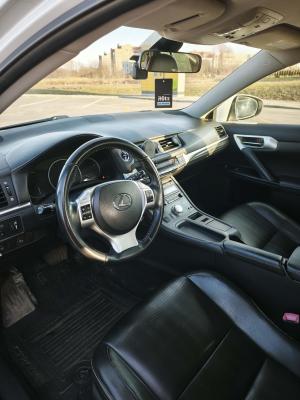 Balts Lexus CT 200h 2014 Panevēža, ar dzinēja tilpumu 1.80 L un nobraukumu 306 tūkst. km par 7600 €, foto 12 vietnē AUTOMOTO.COM.LV