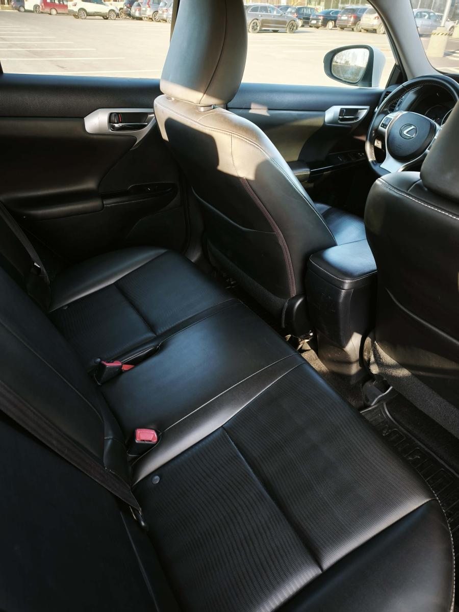 Balts Lexus CT 200h 2014 Panevēža, ar dzinēja tilpumu 1.80 L un nobraukumu 306 tūkst. km par 7600 €, foto 14 vietnē AUTOMOTO.COM.LV