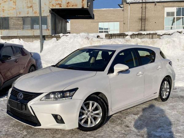 Balts Lexus CT 200h 2015 Viļņa, ar dzinēja tilpumu 1.80 L un nobraukumu 201 tūkst. km par 10350 €, foto 3 vietnē AUTOMOTO.COM.LV