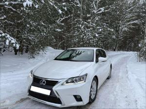 White Lexus CT 200h 2015 in Vilnius, with an engine capacity of 1.80 L and mileage of 216 thousand km for 11100 €, photo  on AUTOMOTO.COM.LV