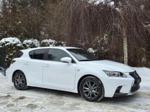 White Lexus CT 200h 2015 in Kaunas, with an engine capacity of 1.80 L and mileage of 250 thousand km for 10450 €, photo 7 on AUTOMOTO.COM.LV