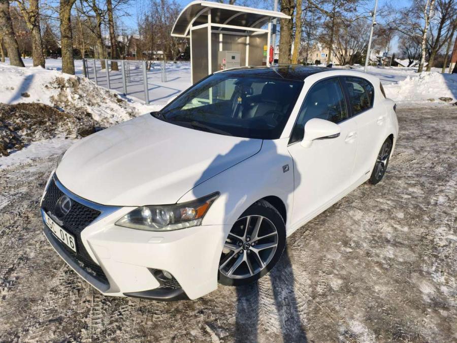 Balts Lexus CT 200h 2015 Klaipėda, ar dzinēja tilpumu 1.80 L un nobraukumu 130 tūkst. km par 12000 €, foto 1 vietnē AUTOMOTO.COM.LV