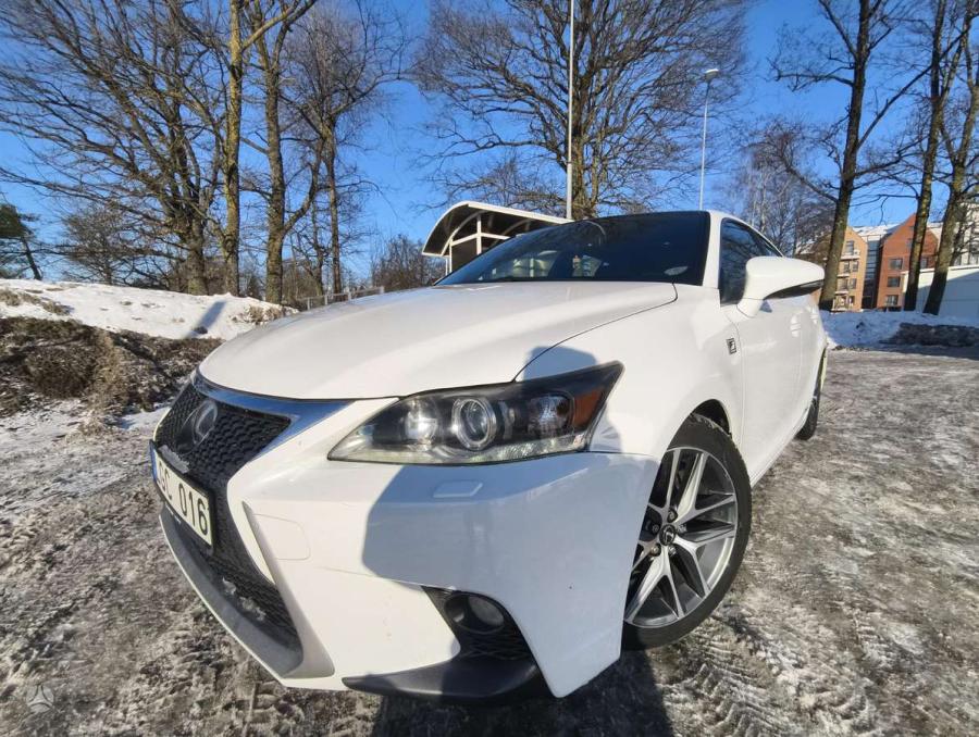 Balts Lexus CT 200h 2015 Klaipėda, ar dzinēja tilpumu 1.80 L un nobraukumu 130 tūkst. km par 12000 €, foto 7 vietnē AUTOMOTO.COM.LV