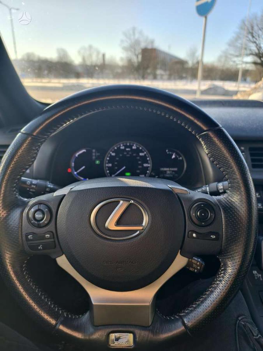 Balts Lexus CT 200h 2015 Klaipėda, ar dzinēja tilpumu 1.80 L un nobraukumu 130 tūkst. km par 12000 €, foto 9 vietnē AUTOMOTO.COM.LV