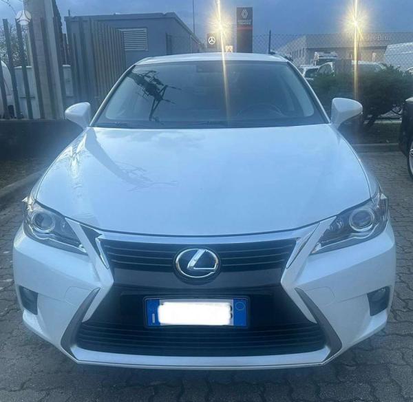 Balts Lexus CT 200h 2016 Viļņa, ar dzinēja tilpumu 1.80 L un nobraukumu 175 tūkst. km par 12555 €, foto 2 vietnē AUTOMOTO.COM.LV