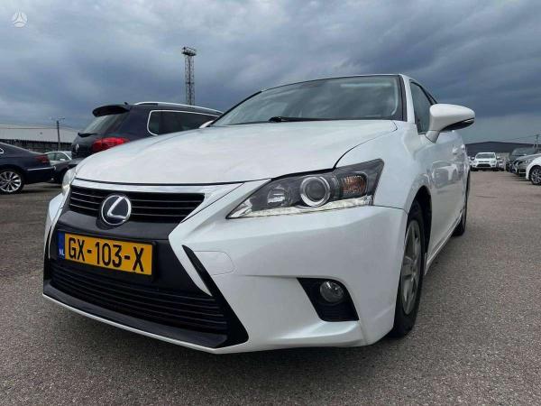 White Lexus CT 200h 2016 in Kaunas, with an engine capacity of 1.80 L and mileage of 183 thousand km for 9800 €, photo 3 on AUTOMOTO.COM.LV