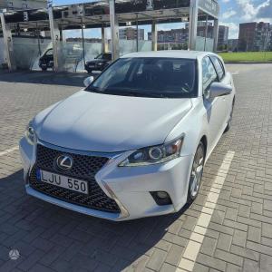 White Lexus CT 200h 2016 in Gargzdai, with an engine capacity of 1.80 L and mileage of 187 thousand km for 10999 €, photo 3 on AUTOMOTO.COM.LV