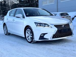 White Lexus CT 200h 2018 in Vilnius, with an engine capacity of 1.80 L and mileage of 96 thousand km for 14350 €, photo 2 on AUTOMOTO.COM.LV