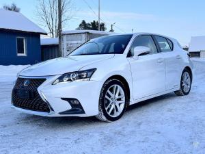 White Lexus CT 200h 2018 in Vilnius, with an engine capacity of 1.80 L and mileage of 96 thousand km for 14350 €, photo 4 on AUTOMOTO.COM.LV