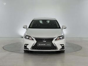 White Lexus CT 200h 2018 in Vilnius, with an engine capacity of 1.80 L and mileage of 124 thousand km for 17900 €, photo 6 on AUTOMOTO.COM.LV