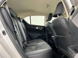 White Lexus CT 200h 2018 in Vilnius, with an engine capacity of 1.80 L and mileage of 124 thousand km for 17900 €, photo 8 on AUTOMOTO.COM.LV