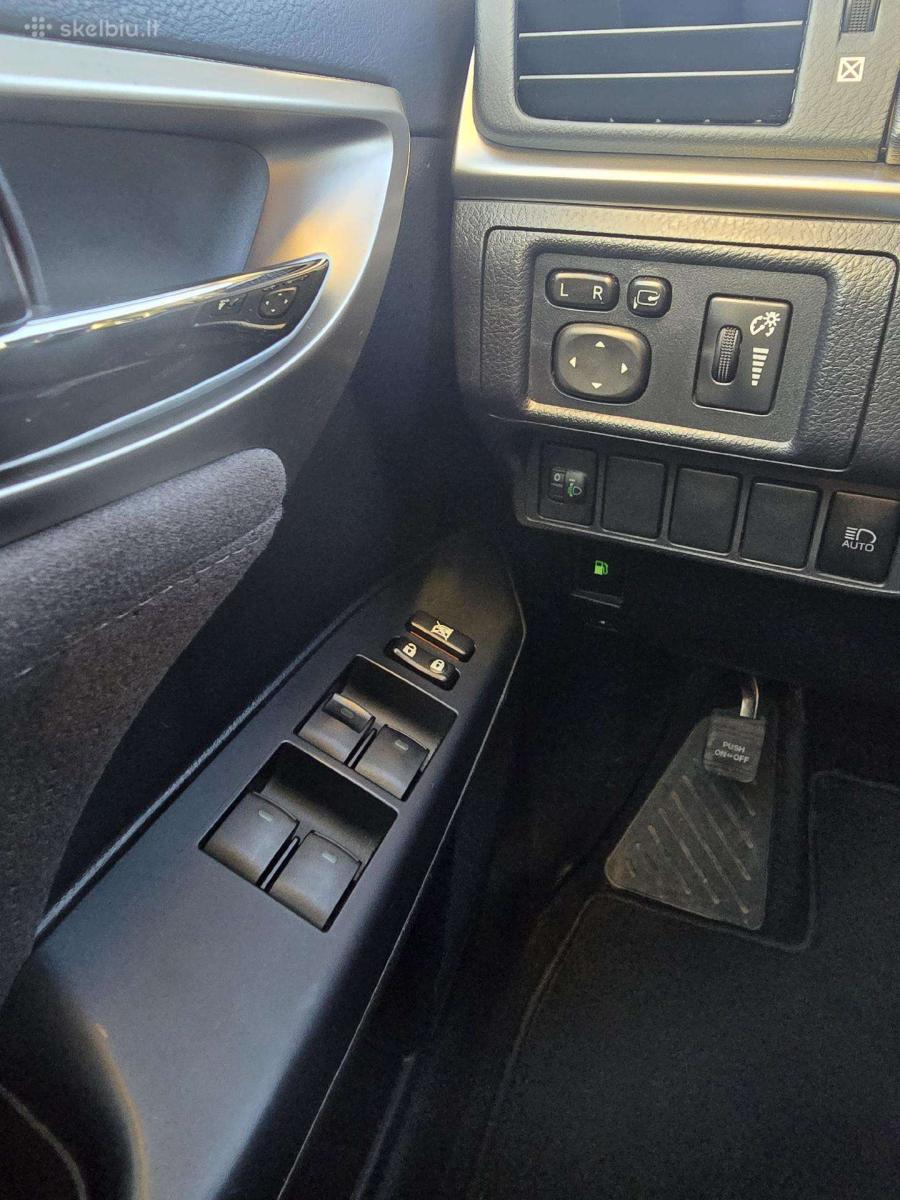 White Lexus CT 200h 2018 in Klaipeda, with an engine capacity of 1.80 L and mileage of 166 thousand km for 15700 €, photo 12 on AUTOMOTO.COM.LV
