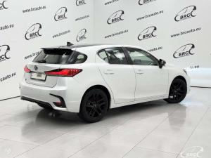 Balts Lexus CT 200h 2020 Viļņa, ar dzinēja tilpumu 1.80 L un nobraukumu 30 tūkst. km par 17200 €, foto 4 vietnē AUTOMOTO.COM.LV