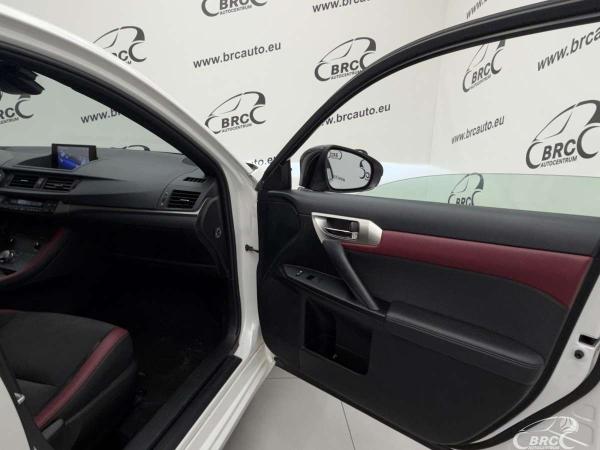 Balts Lexus CT 200h 2020 Viļņa, ar dzinēja tilpumu 1.80 L un nobraukumu 30 tūkst. km par 17200 €, foto 9 vietnē AUTOMOTO.COM.LV