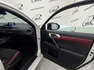Balts Lexus CT 200h 2020 Viļņa, ar dzinēja tilpumu 1.80 L un nobraukumu 30 tūkst. km par 17200 €, foto 10 vietnē AUTOMOTO.COM.LV