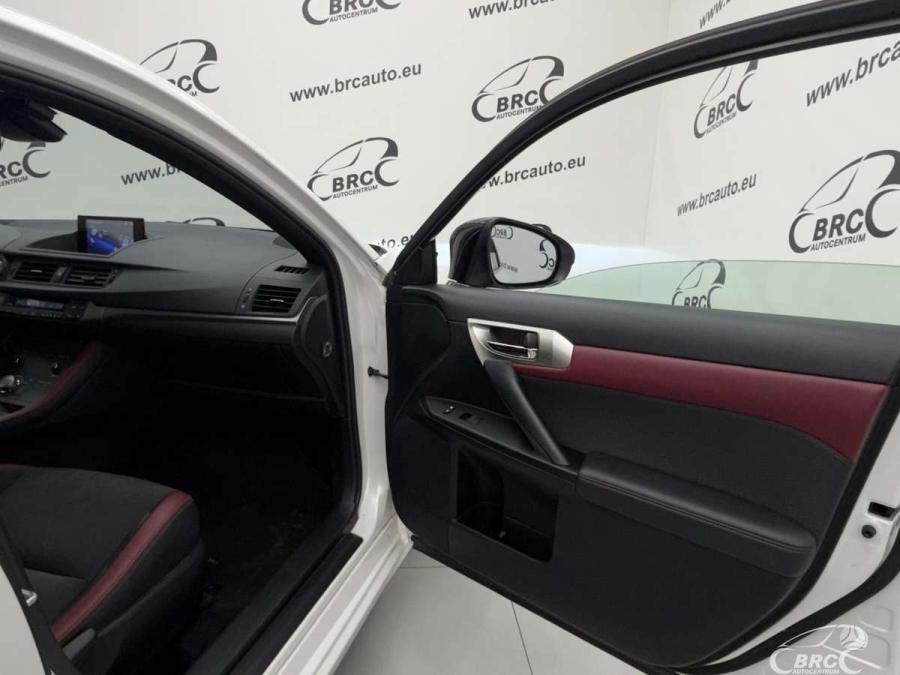 Balts Lexus CT 200h 2020 Viļņa, ar dzinēja tilpumu 1.80 L un nobraukumu 30 tūkst. km par 17200 €, foto 10 vietnē AUTOMOTO.COM.LV