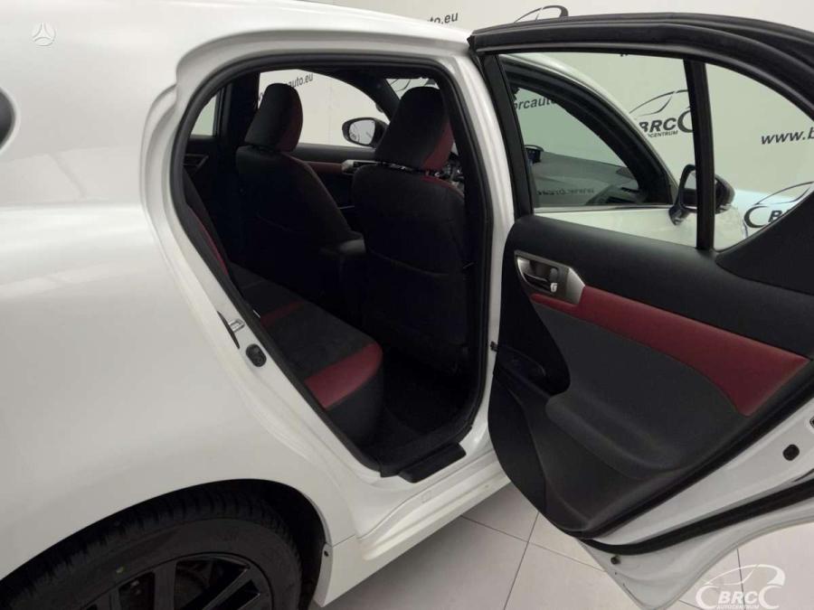 Balts Lexus CT 200h 2020 Viļņa, ar dzinēja tilpumu 1.80 L un nobraukumu 30 tūkst. km par 17200 €, foto 14 vietnē AUTOMOTO.COM.LV