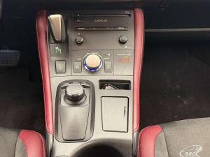 Balts Lexus CT 200h 2020 Viļņa, ar dzinēja tilpumu 1.80 L un nobraukumu 30 tūkst. km par 16900 €, foto 19 vietnē AUTOMOTO.COM.LV