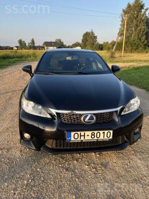 Melns Lexus CT 2012 Rīga, ar dzinēja tilpumu 1.80 L un nobraukumu 224 tūkst. km par 8100 €, foto  vietnē AUTOMOTO.COM.LV