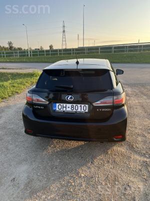 Melns Lexus CT 2012 Rīga, ar dzinēja tilpumu 1.80 L un nobraukumu 224 tūkst. km par 8100 €, foto 5 vietnē AUTOMOTO.COM.LV